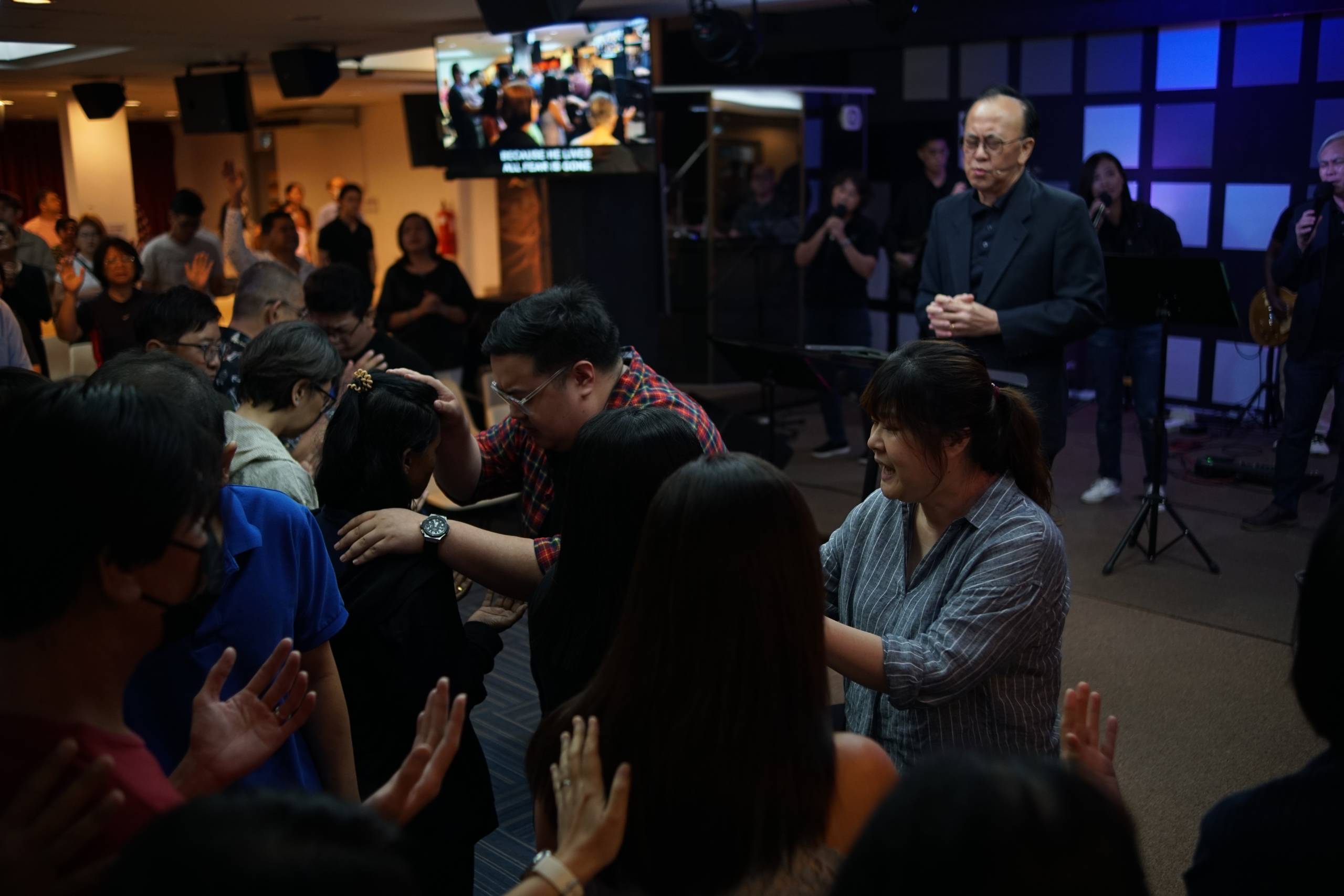 Charis Community Church – A Heart For God, A Hand For Man